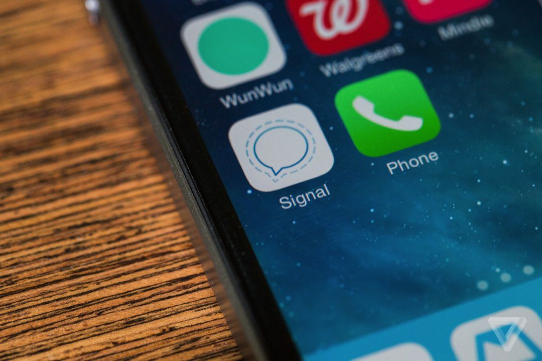 Signal outage is keeping messages from sending - The Verge