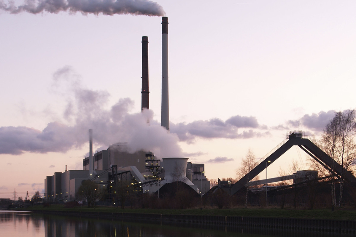 US power output from renewables exceeds coal for first time in history ...