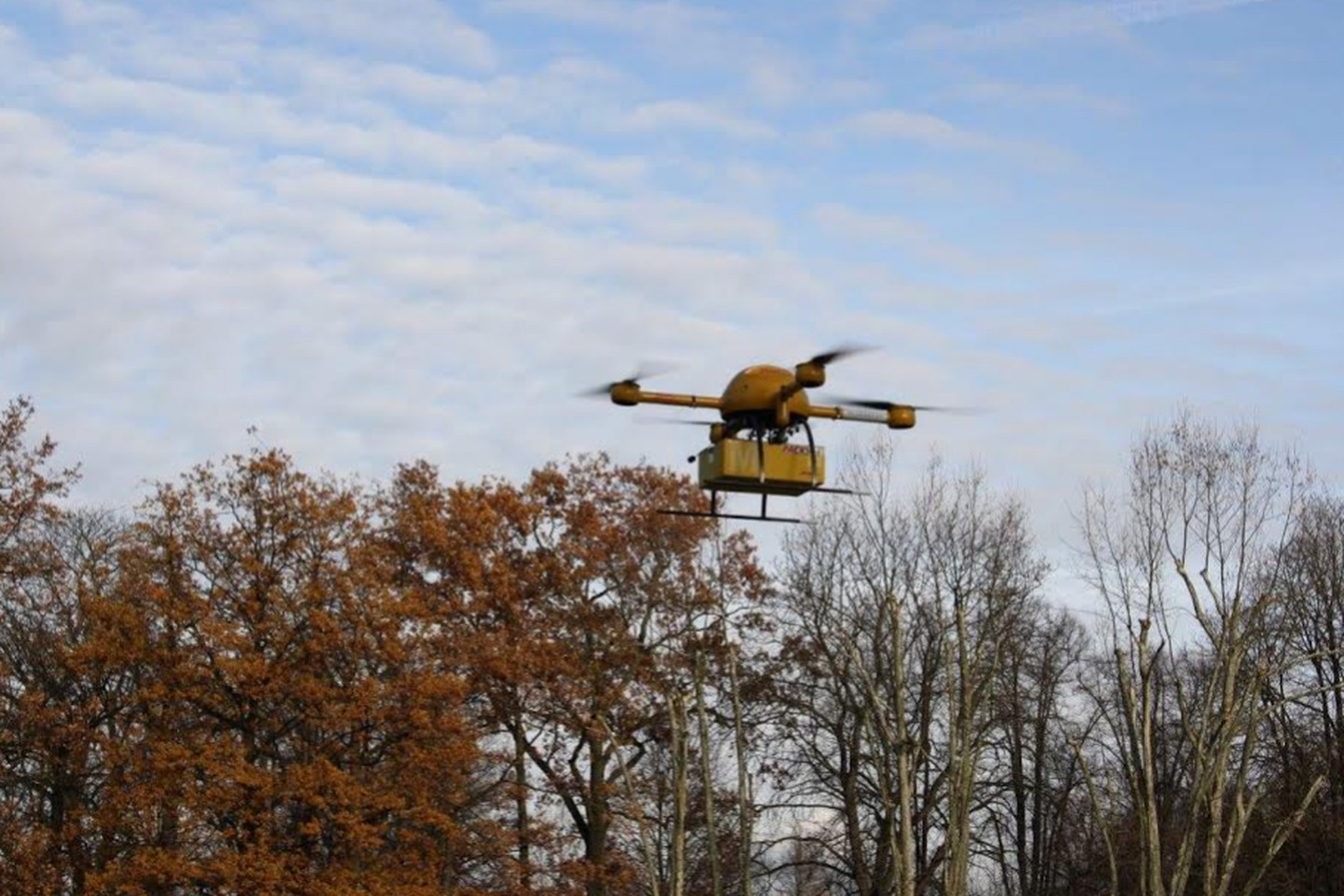 Watch this Russian postal drone smash into a wall on its inaugural ...
